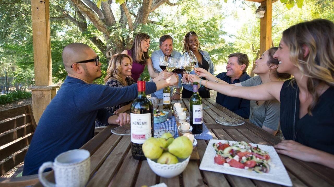 New ways to celebrate family milestones - El Popular