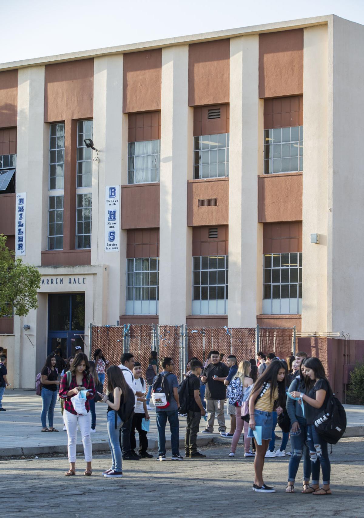 KHSD da la bienvenida a los estudiantes de segundo y tercer año al ...