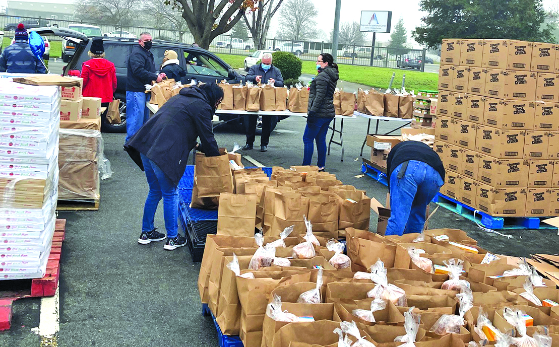 KHSD distribuye alimentos para estudiantes - El Popular